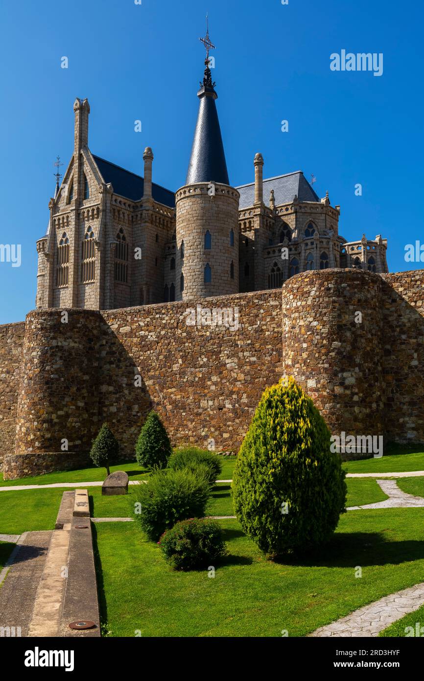 The Episcopal Palace of Astorga designed by famous Catalan modernist ...
