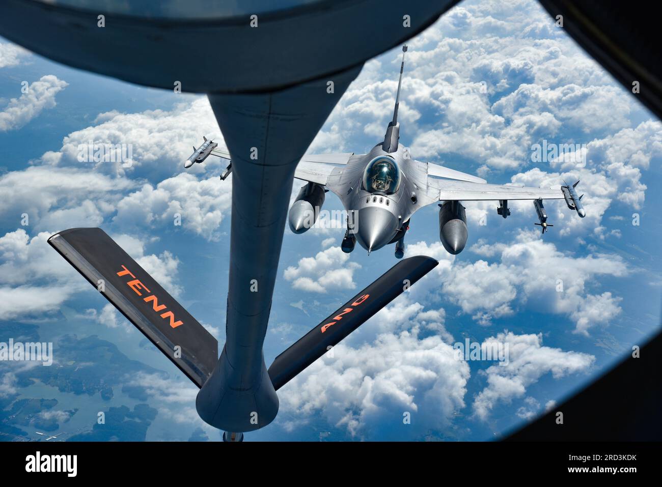 An F-16 from the 169th Fighter Wing in South Carolina approaches the ...