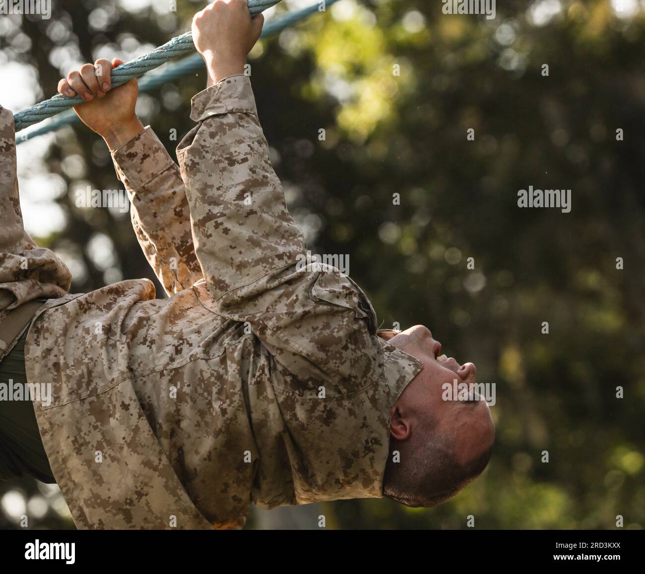 Recruits with Mike Company, 3rd Recruit Training Battalion, conduct the ...