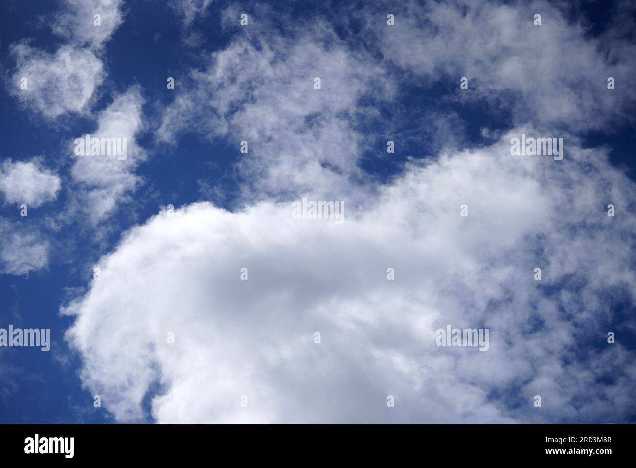 Cirro strato hi-res stock photography and images - Alamy