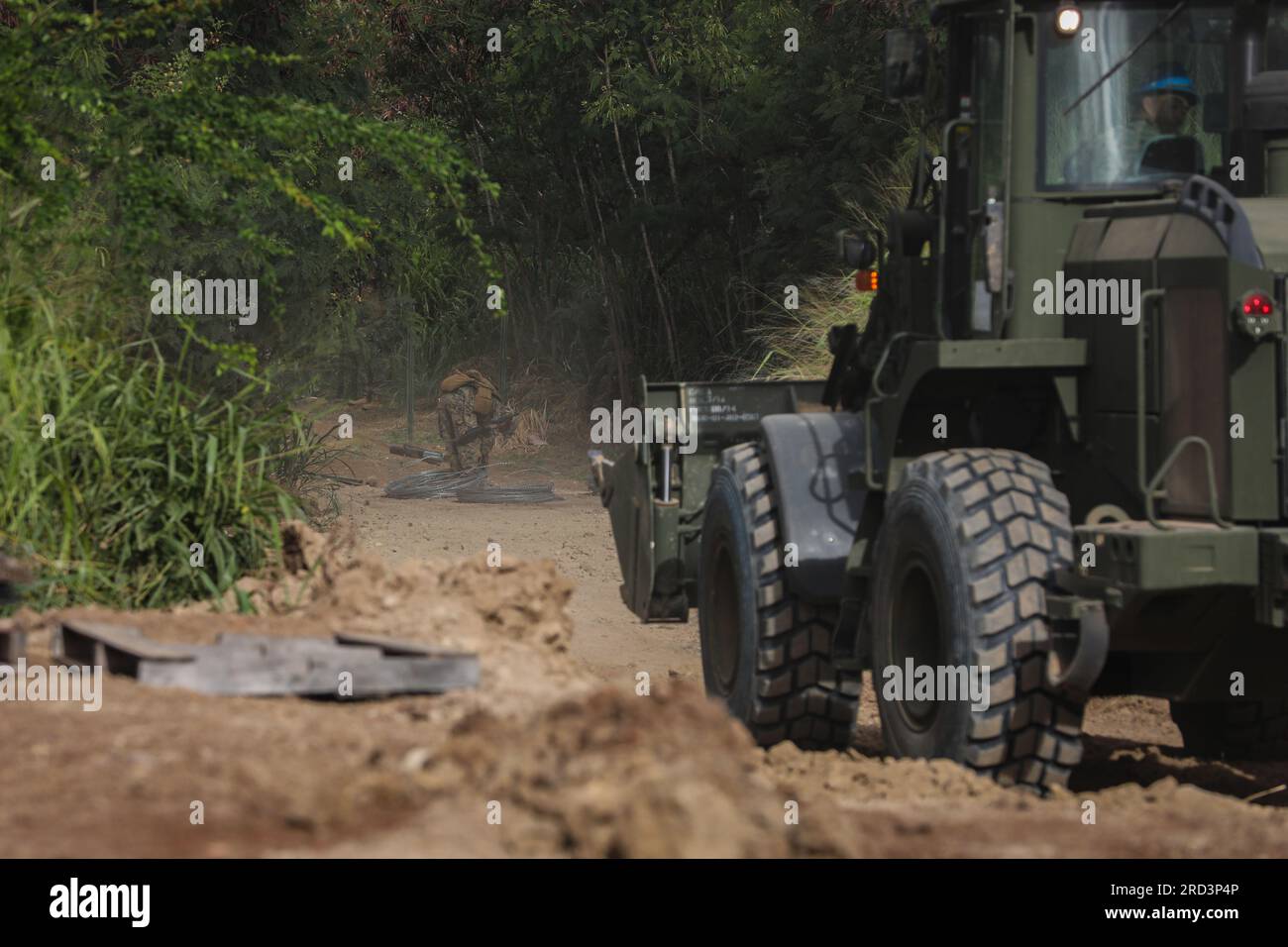 A Tractor Rubber-Tired Articulated Steering Multi-Purpose vehicle ...