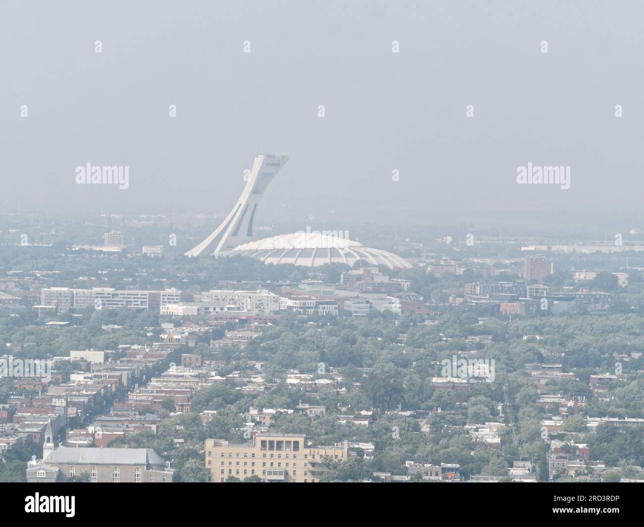 Heavy smog covers the city of Montreal. Quebec,Canada Stock Photo - Alamy