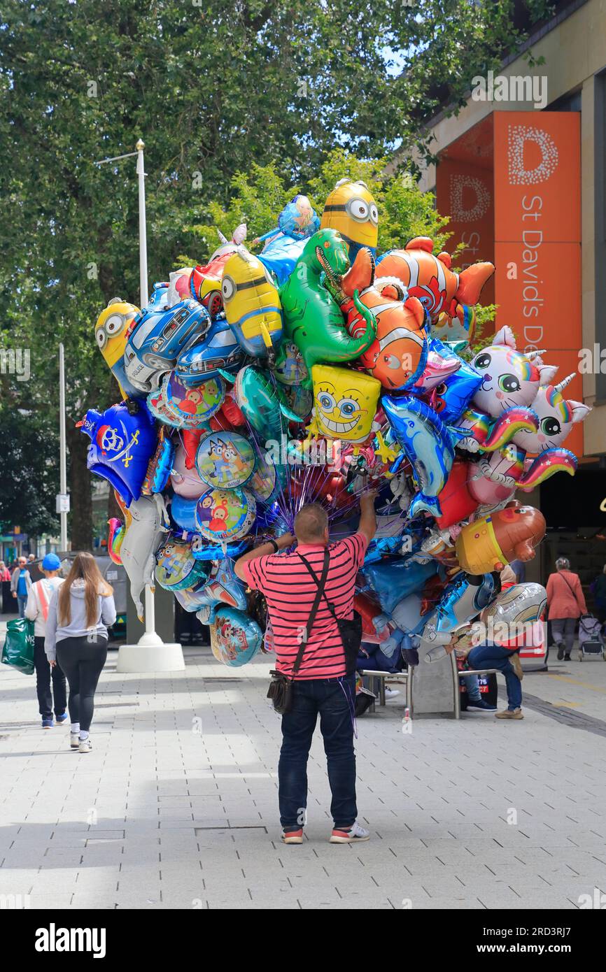 Cardiff queen street 2023 hi-res stock photography and images - Alamy