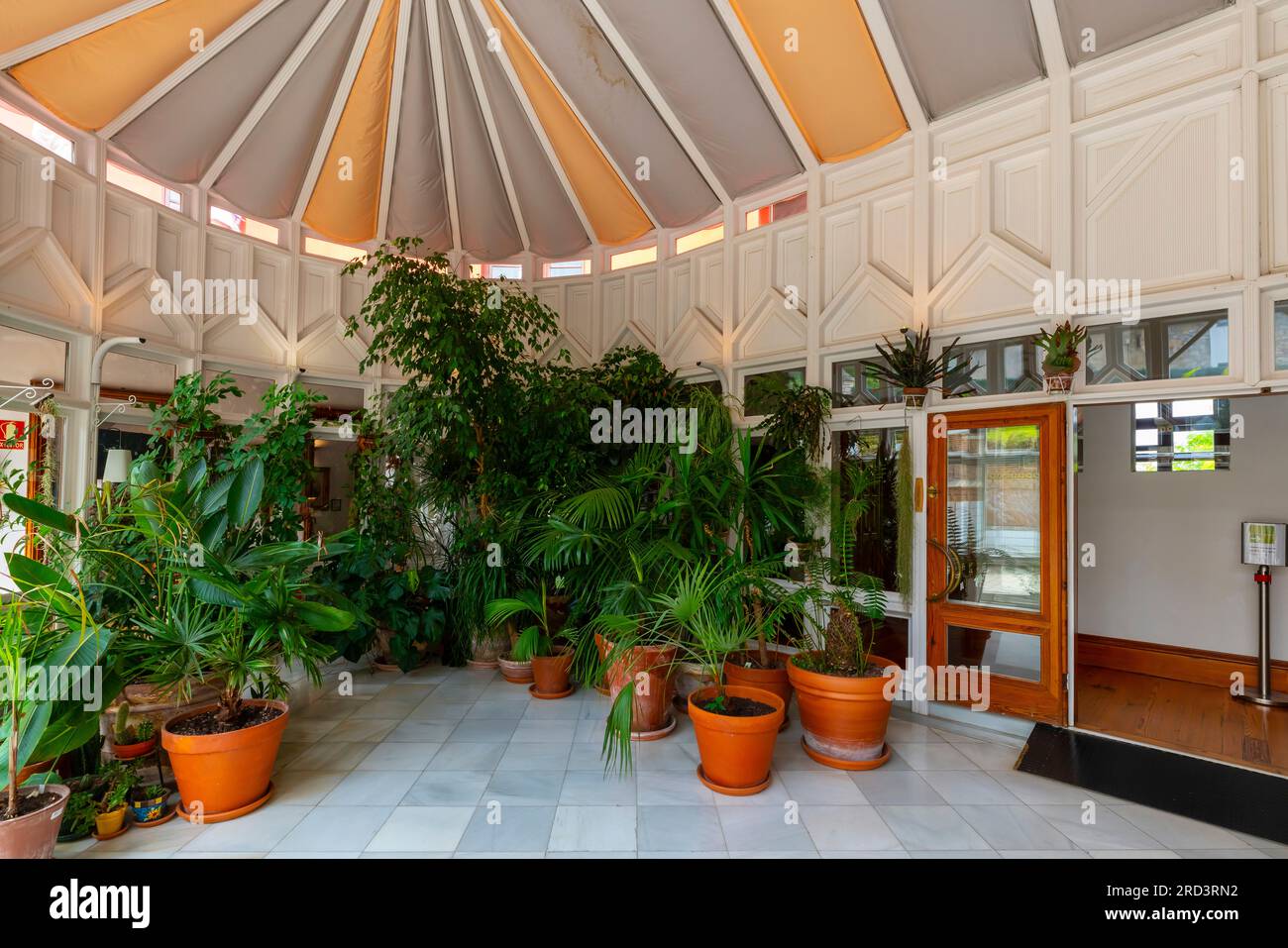 Conservatory interior hi-res stock photography and images - Alamy