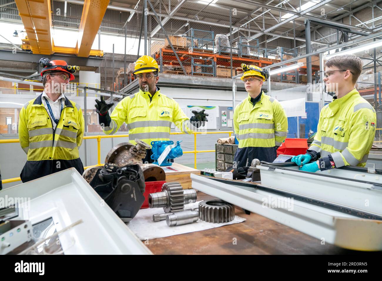 First Minister Humza Yousaf meeting SSE apprentices during his tour of ...