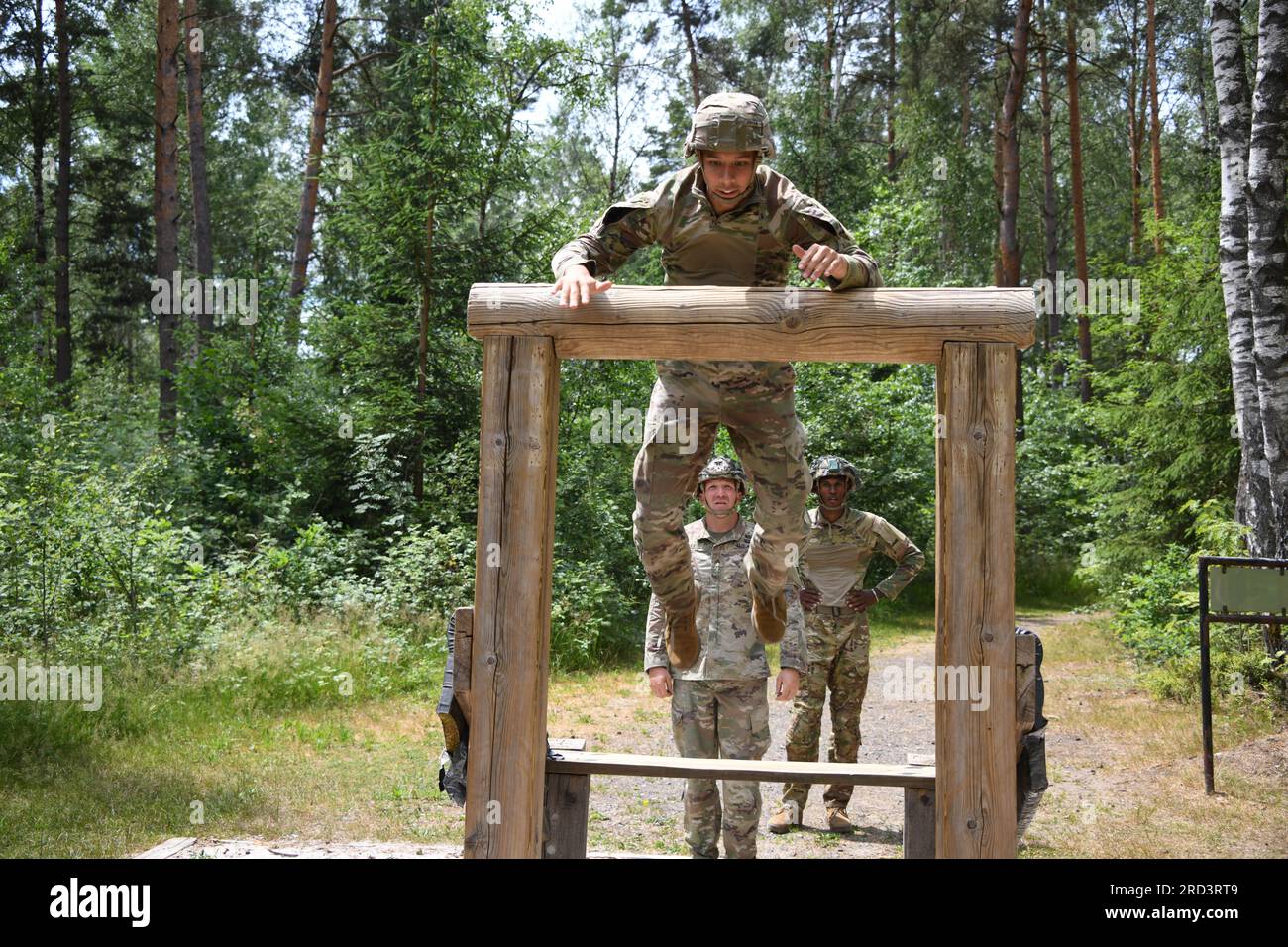 Belly consist hi-res stock photography and images - Alamy