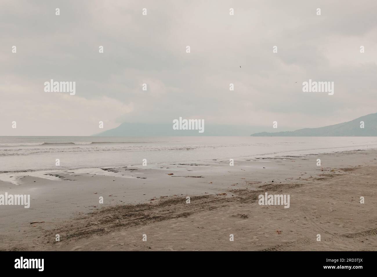 Empty beach landscape hi-res stock photography and images - Alamy