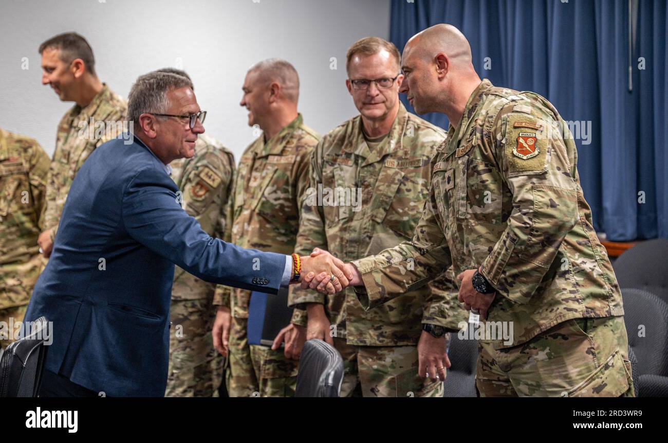 Leadership immersion tour hi-res stock photography and images - Alamy