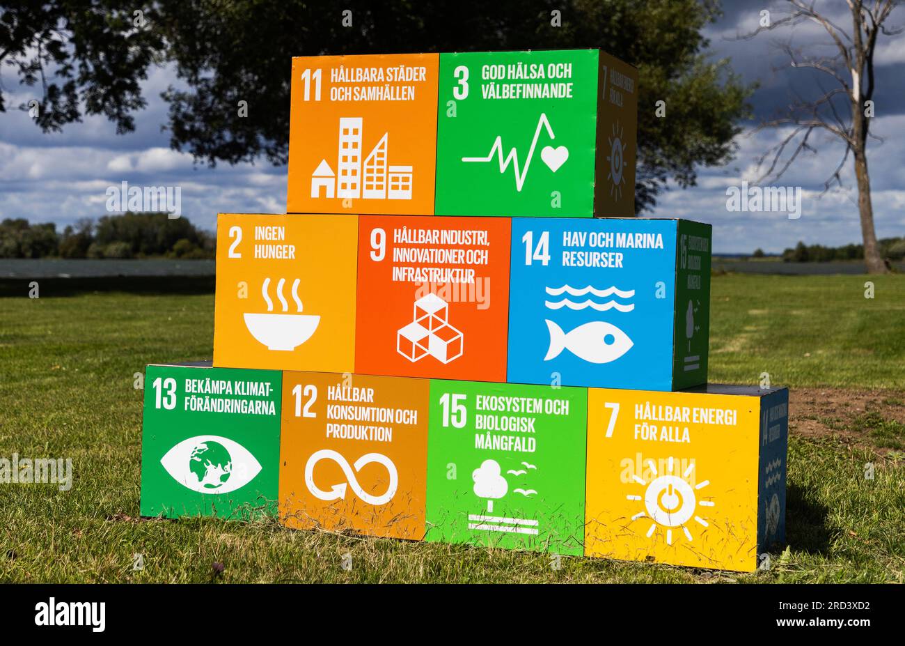 Symbols in different colors about the global goals for sustainable ...