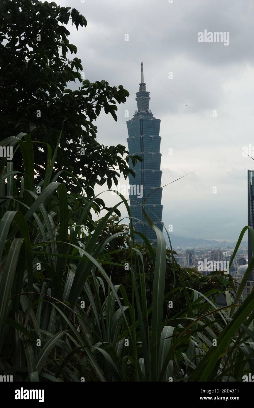 Taipei 101 a skyscraper in Taipei, Taiwan the tallest building in ...