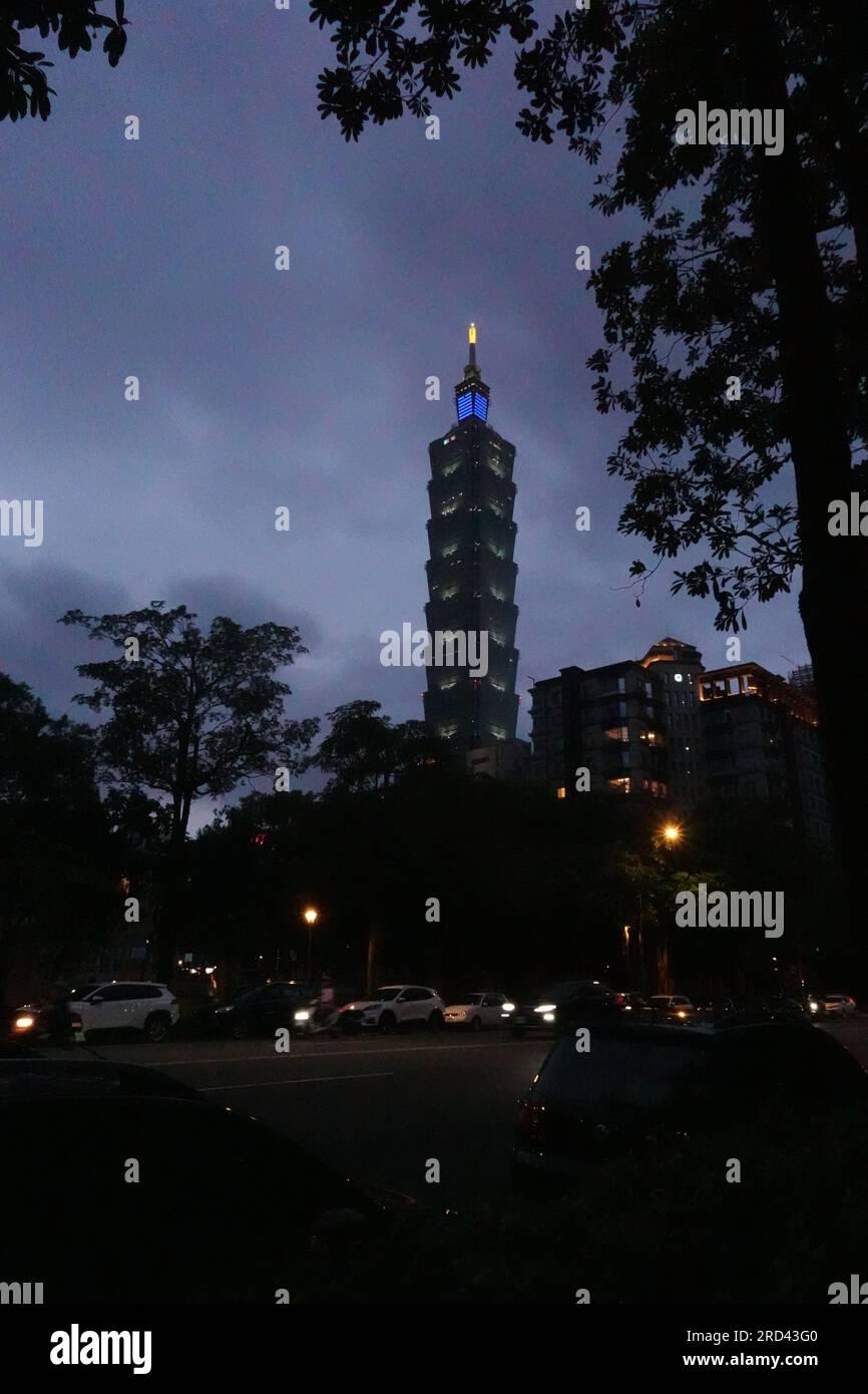 Taipei 101 a skyscraper in Taipei, Taiwan the tallest building in ...