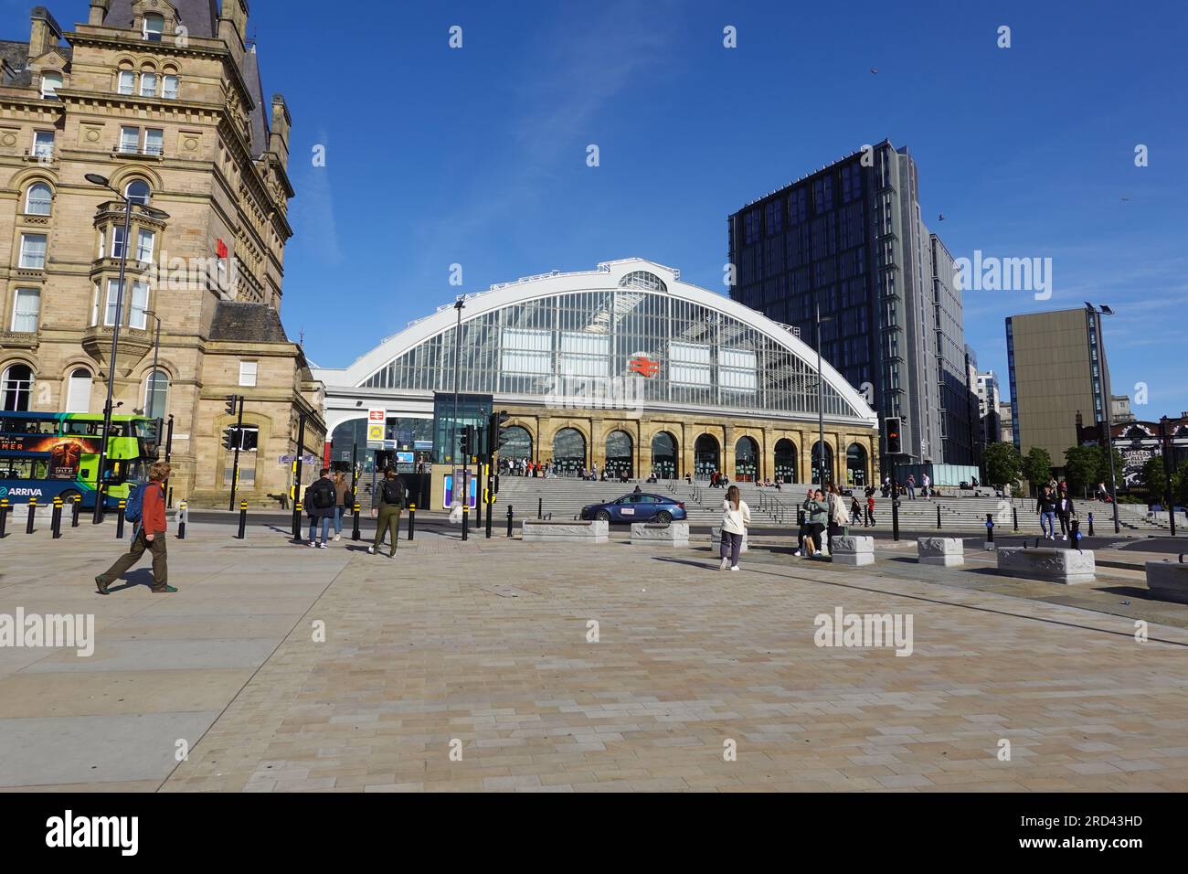 Liverpool Lime Street Station, Merseyside, UK, the oldest terminus ...