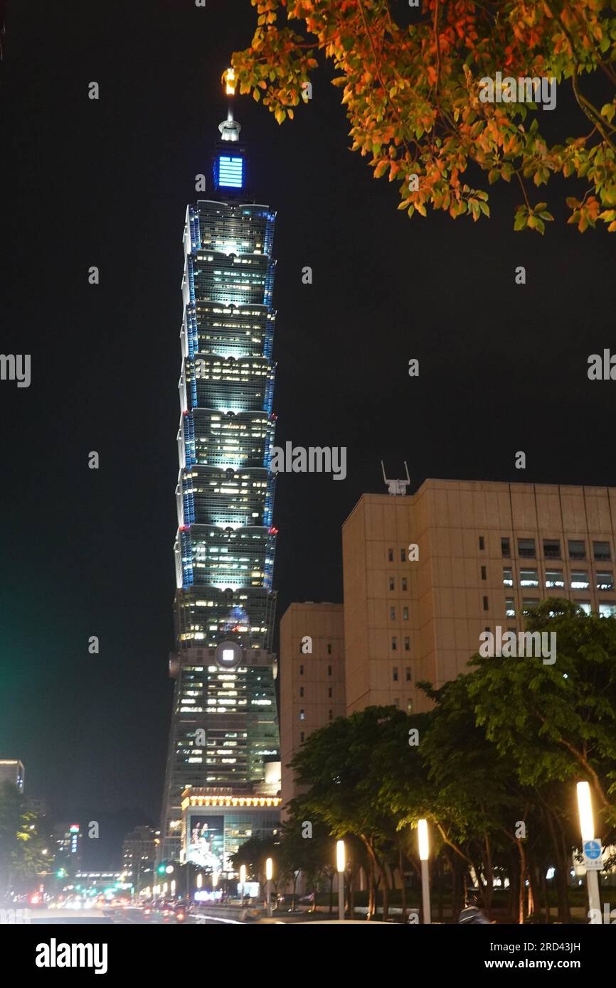 Taipei 101 a skyscraper in Taipei, Taiwan the tallest building in ...