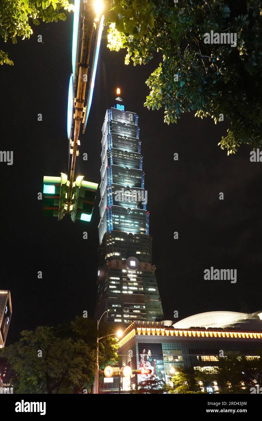 Taipei 101 a skyscraper in Taipei, Taiwan the tallest building in ...