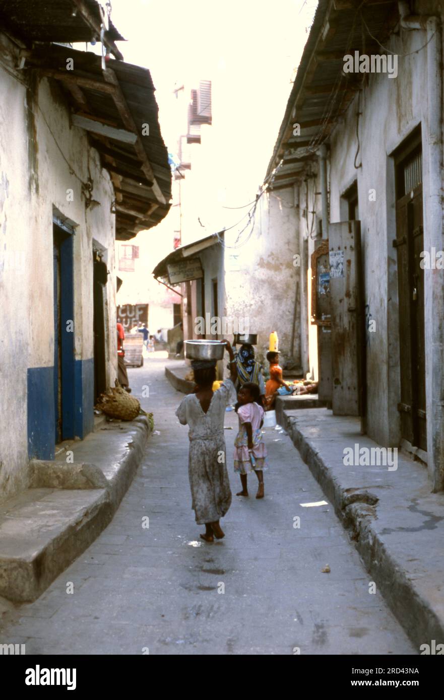 Tanzania and Zanzibar in 1998. Lifestyle, culture and wildlife ...