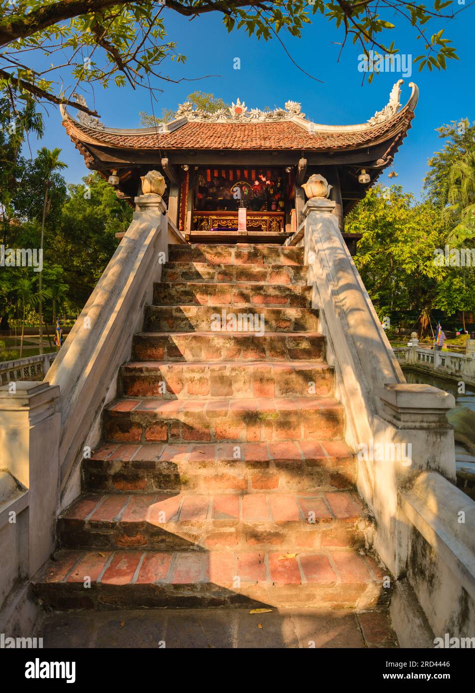 One Pillar pagoda in Hanoi, Vietnam Stock Photo - Alamy