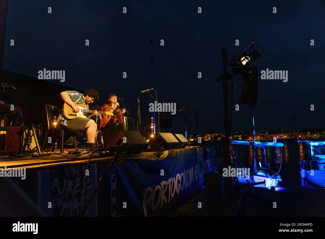 Successive sounds hi-res stock photography and images - Alamy