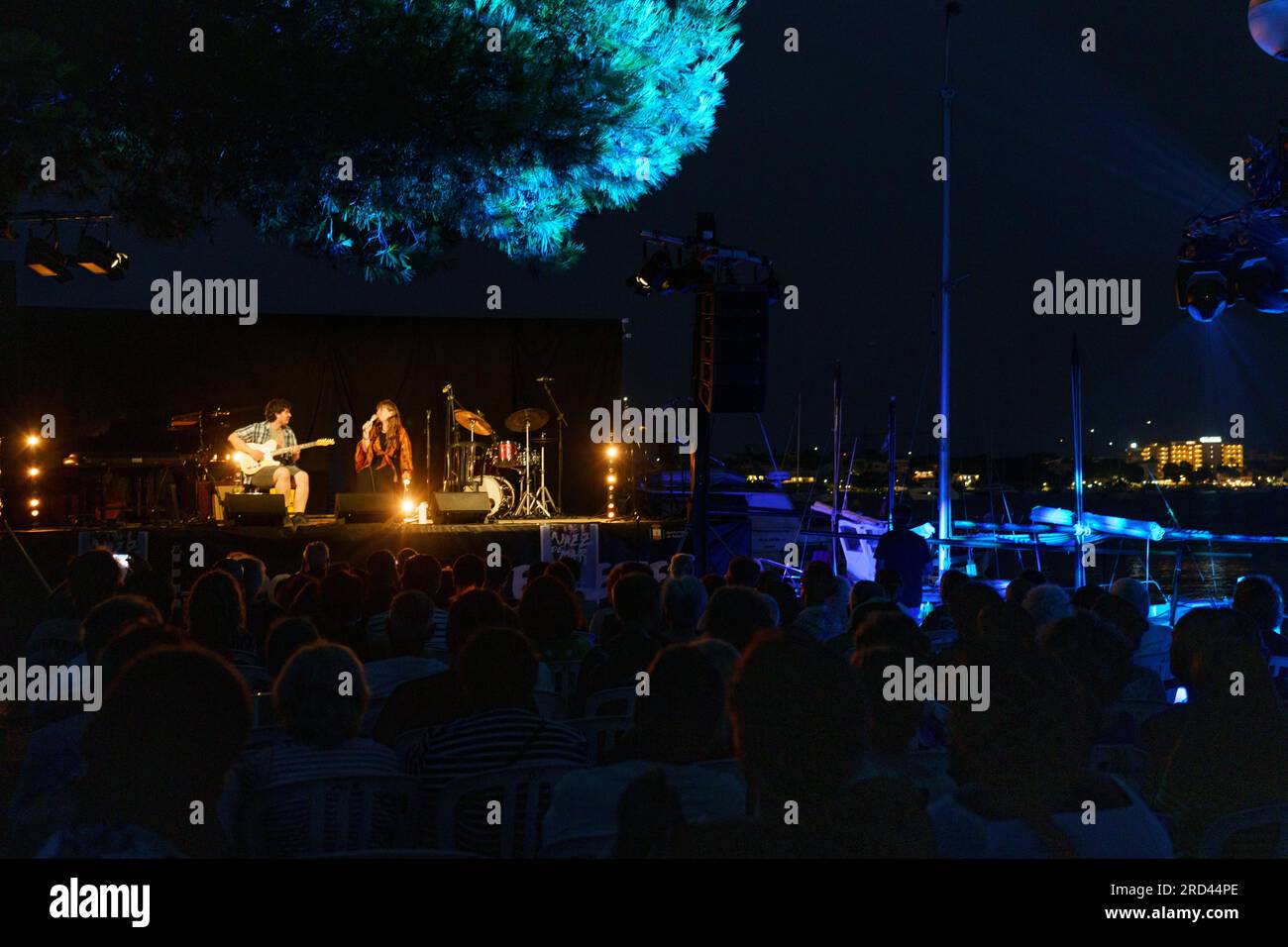 Successive sounds hi-res stock photography and images - Alamy