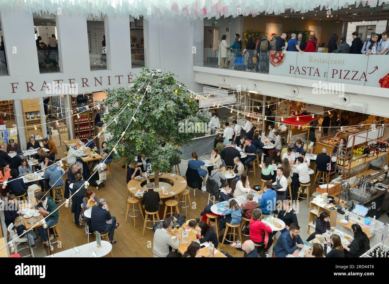 Eataly food hall hi-res stock photography and images - Alamy