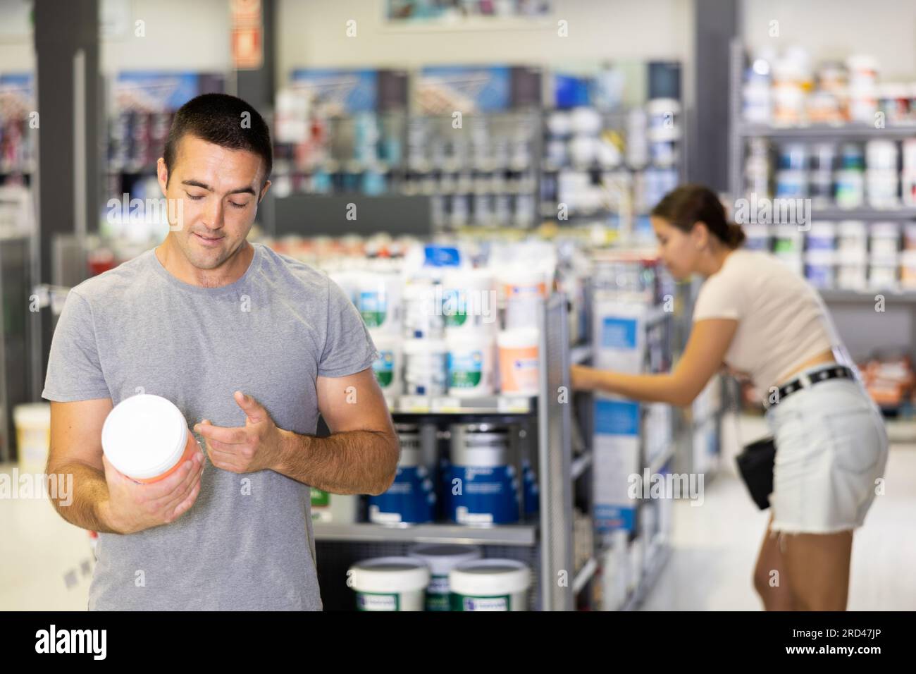 Applying labels hi-res stock photography and images - Alamy