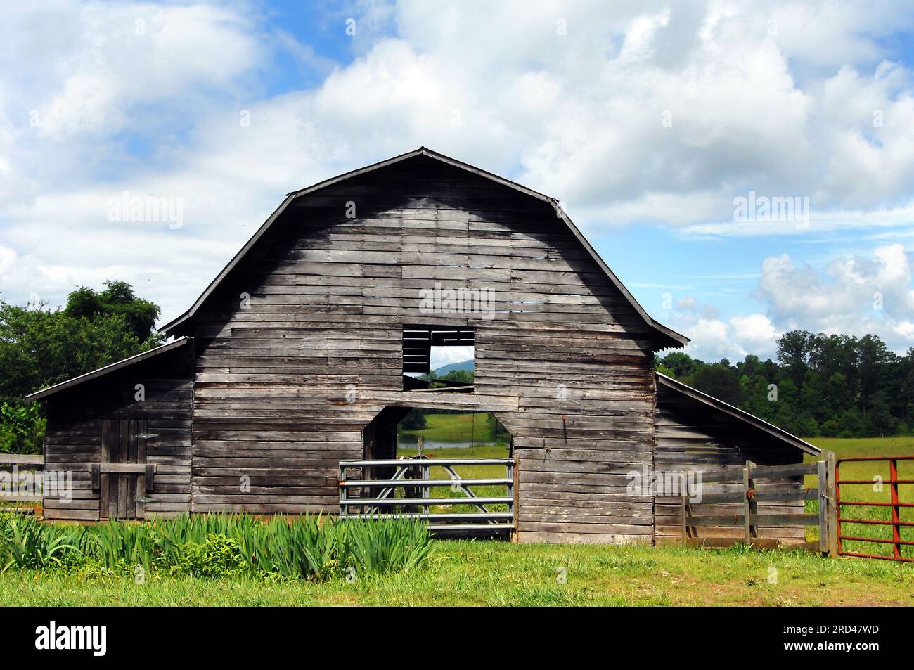 Beautiful landscape photo of weathered, wooden barn in Clay County ...