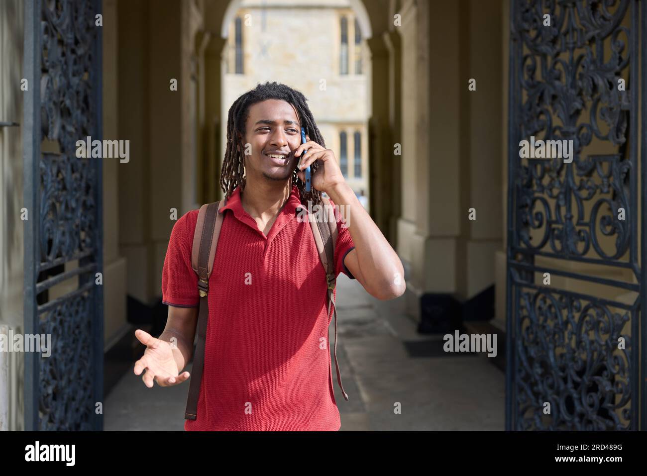Black man making phone call hi-res stock photography and images - Alamy