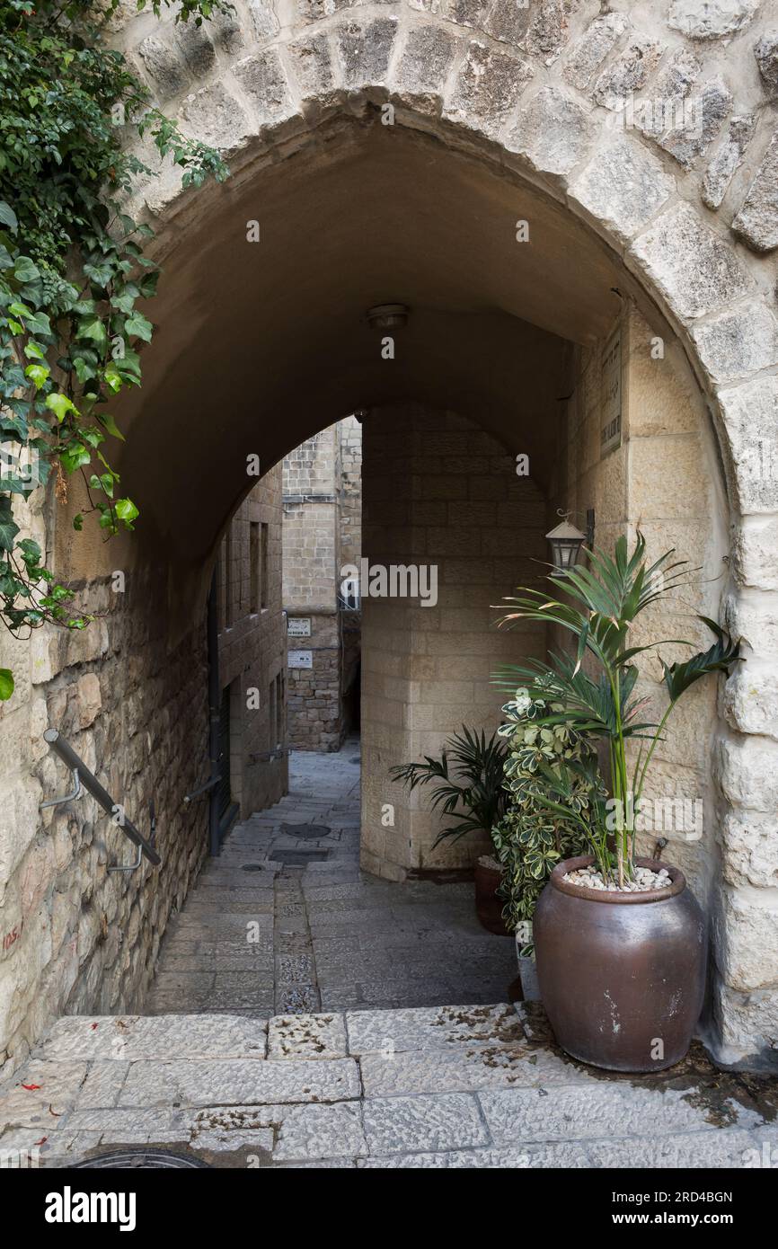 Arch in a narrow street of the Jewish Quarter of the Old City of ...