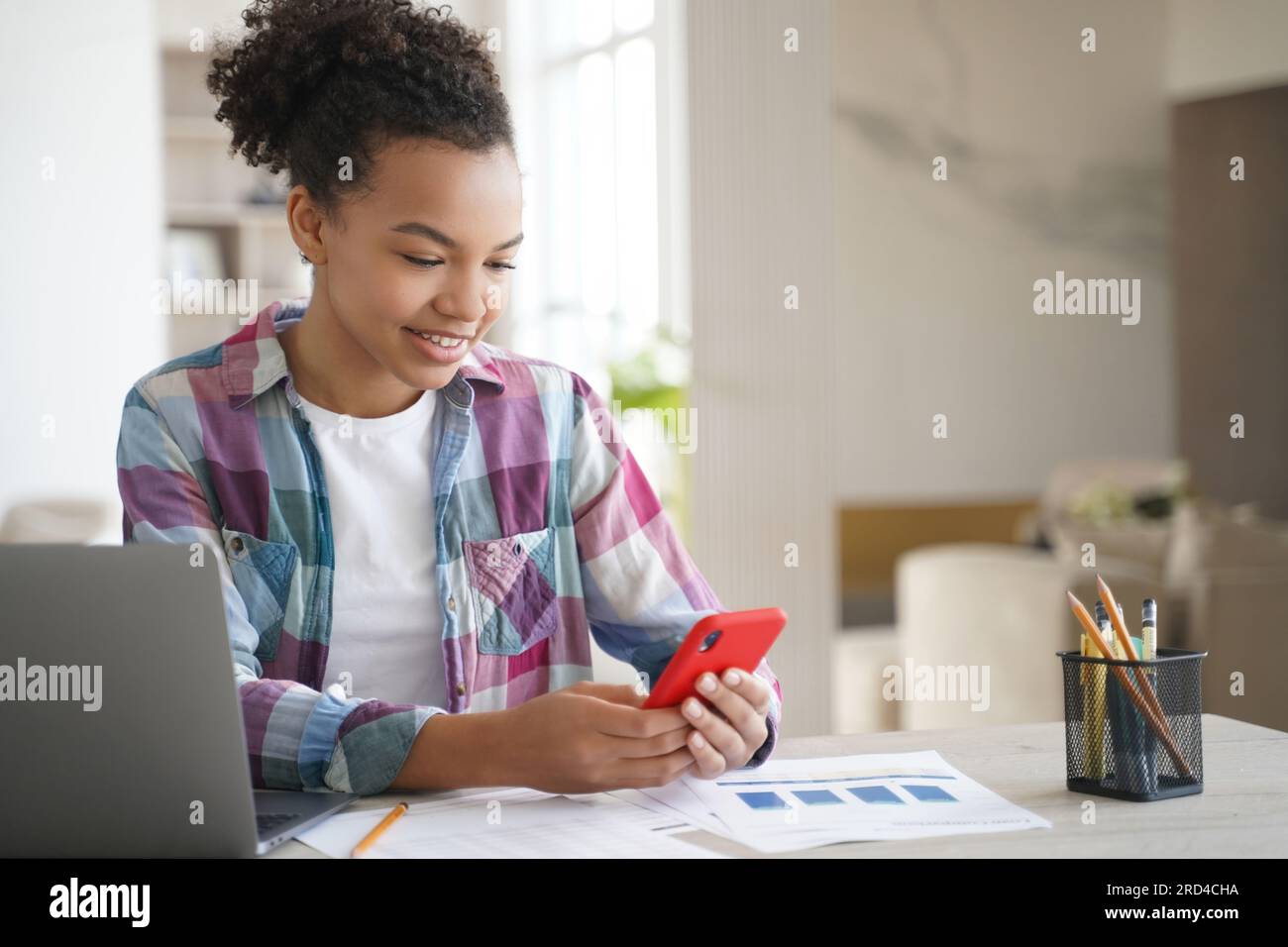 Chats computer hi-res stock photography and images - Alamy