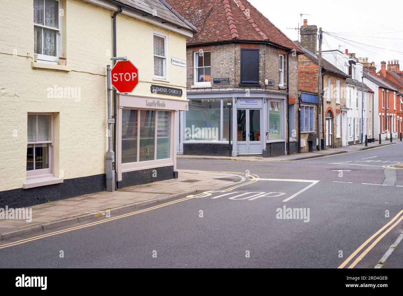 Road markings and junction hi-res stock photography and images - Alamy