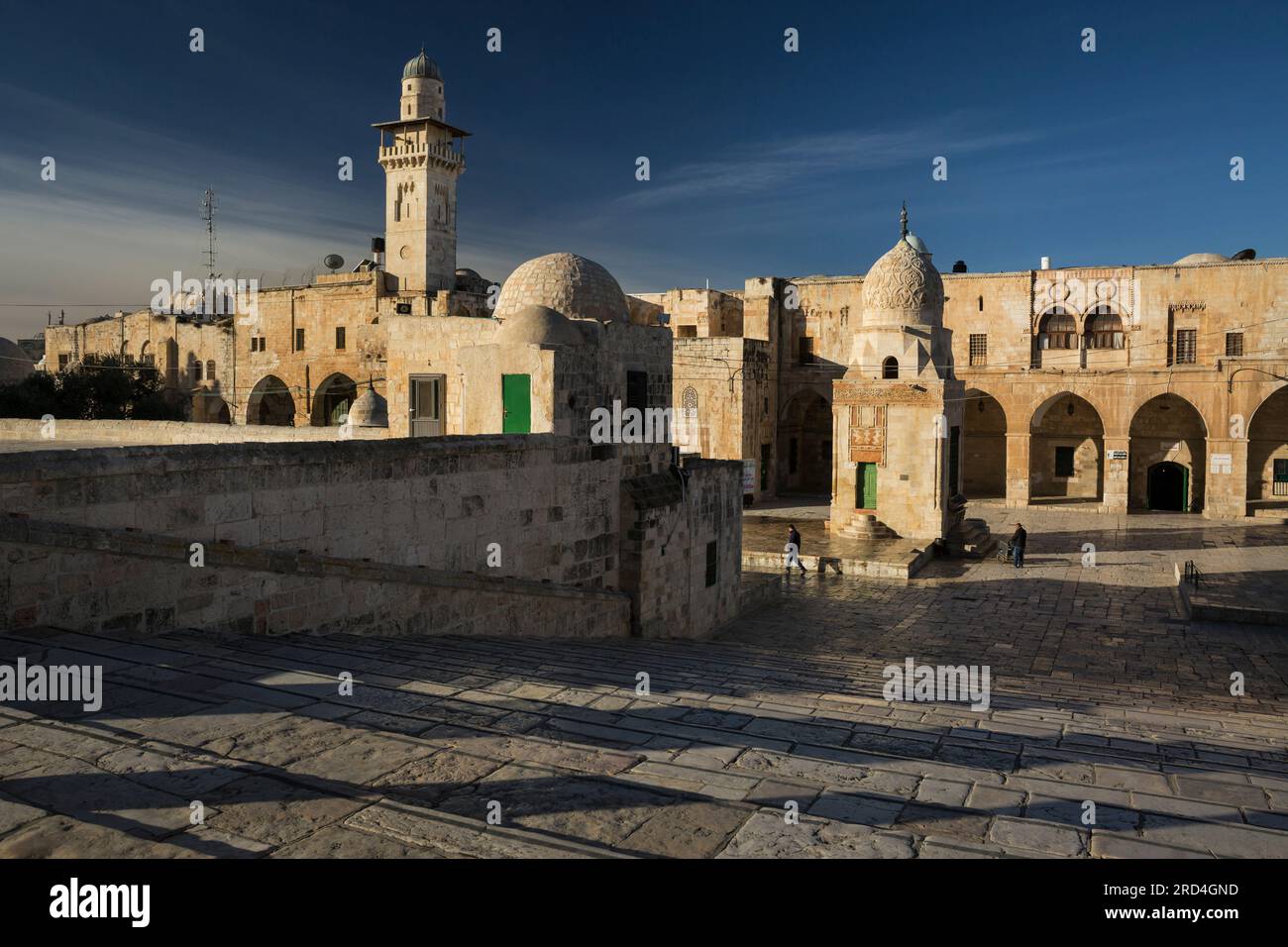 Horizontal view of the Bab al-Silsila minaret and the Fountain of Qayt ...