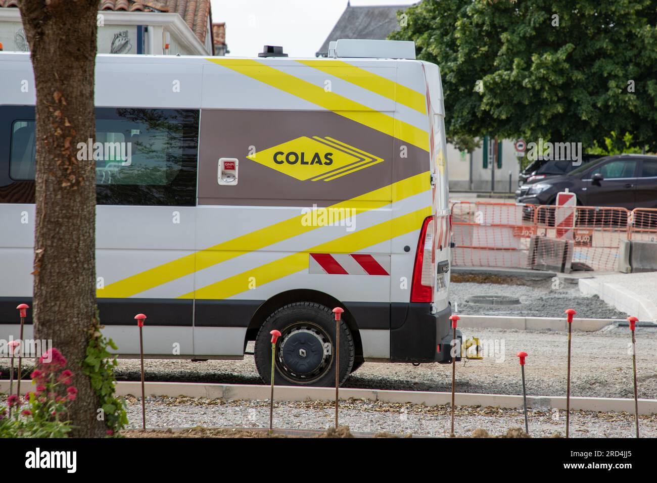Bordeaux , France - 07 01 2023 : Colas logo brand and text sign on ...