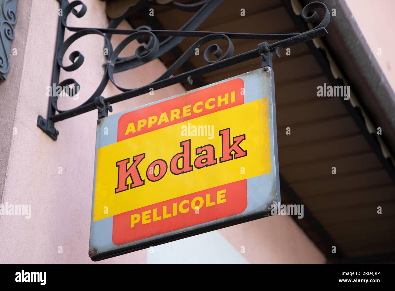 Developing solutions hi-res stock photography and images - Alamy