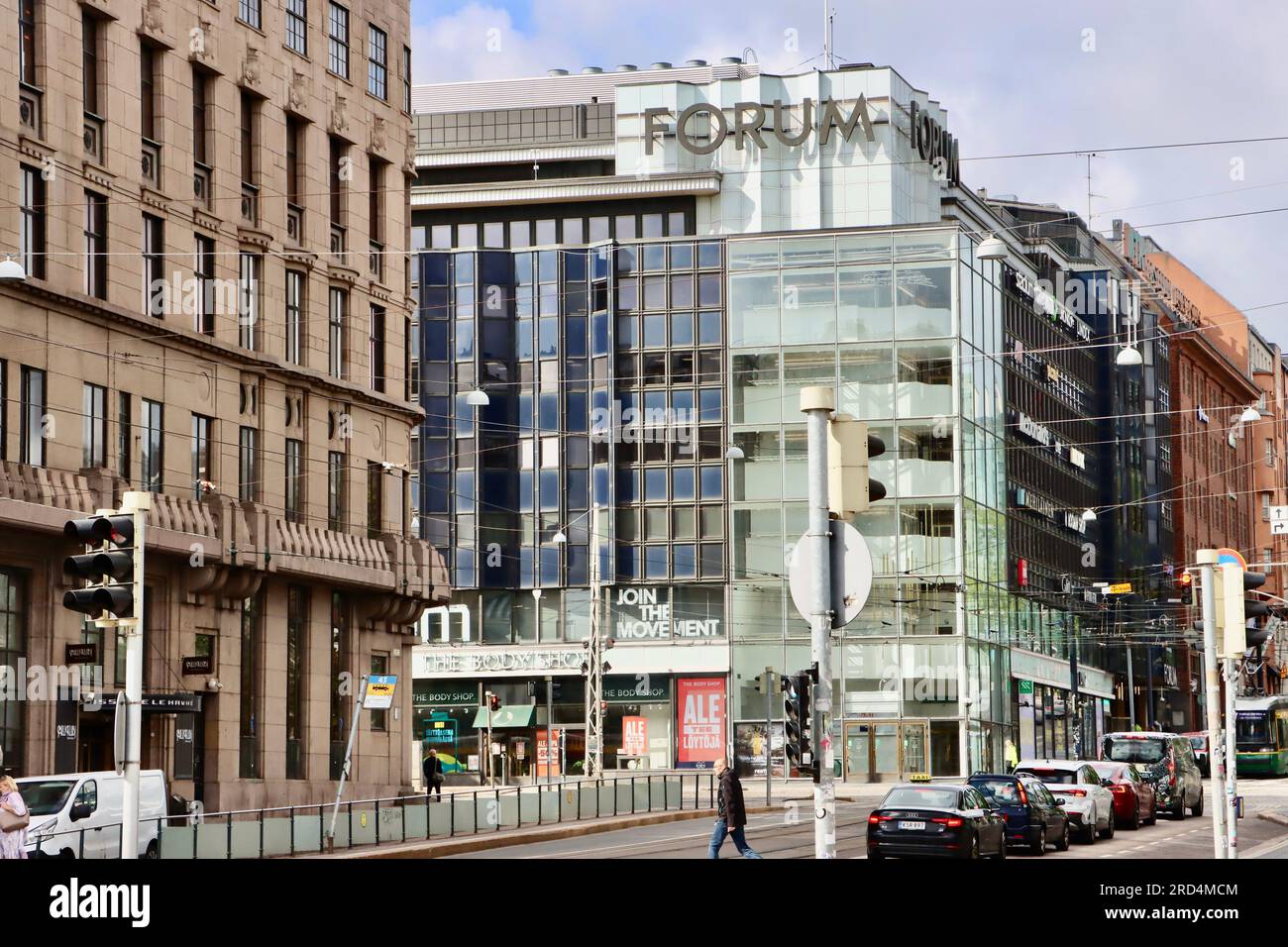 Shopping center experience hi-res stock photography and images - Alamy
