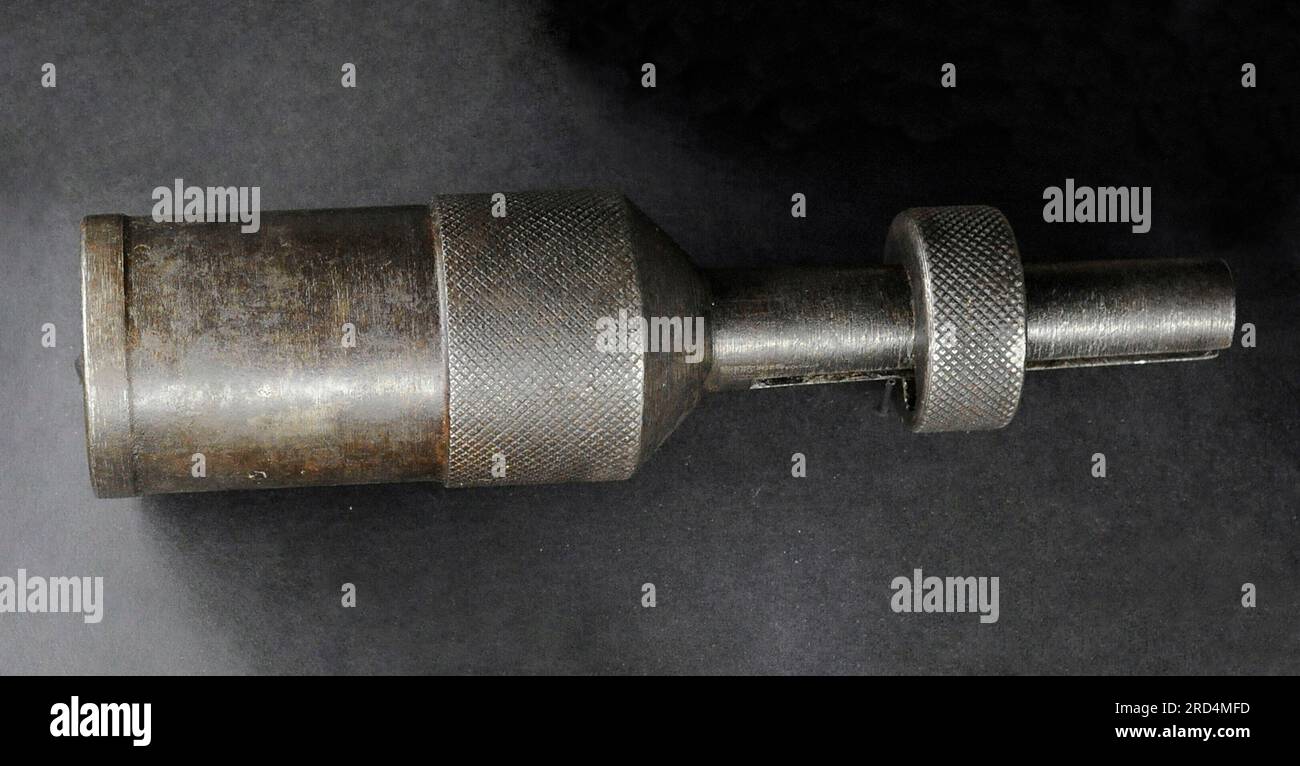 First World War (1914-1918). M 1917 grenade launcher for attachment to ...