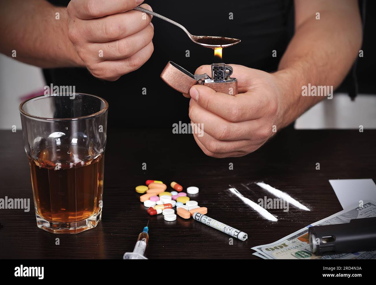 Cocaine spoon up close hi-res stock photography and images - Alamy