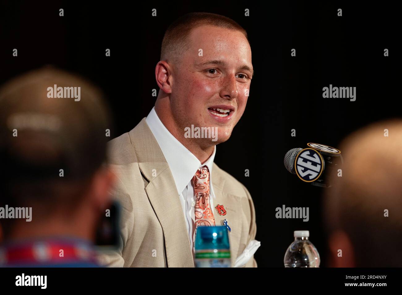 Auburn tight end Luke Deal responds to questions during NCAA college ...