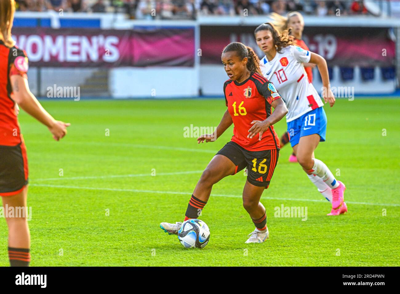 Leuven, Belgium. 18th July, 2023. Thirsa De Meester (16) of Belgium pictured before a female ...
