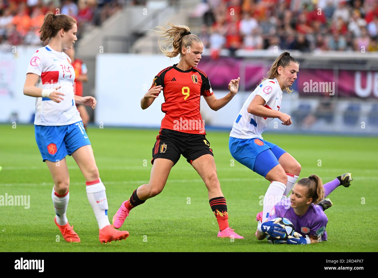 Leuven, Belgium. 18th July, 2023. Lore Jacobs (9) of Belgium pictured with Veerle Buurman (14 ...