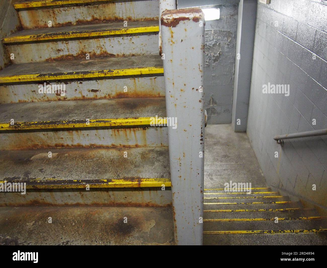 Rusted and deteriorating hi-res stock photography and images - Alamy