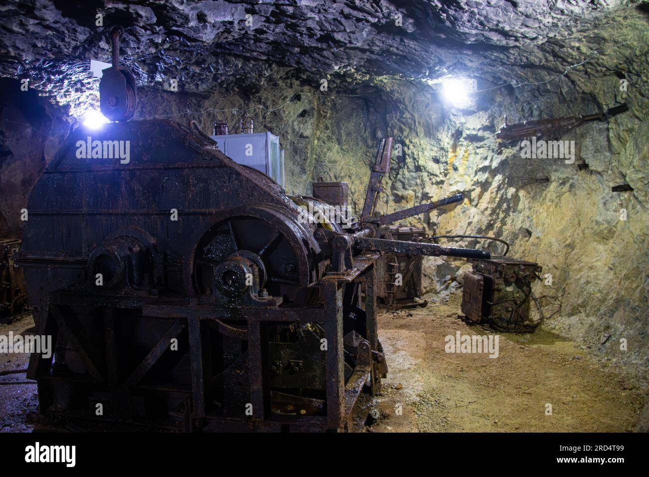 Electric hoist, used to lift the wagonson on the inclined shaft at ...