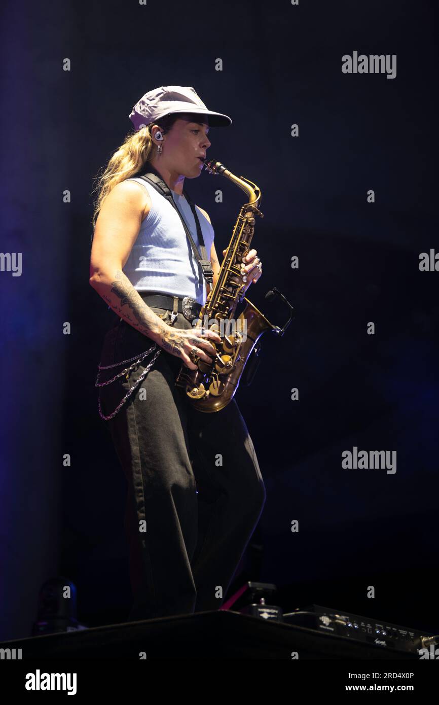 Australian singer, songwriter and multi-instrumentalist, Tash Sultana ...