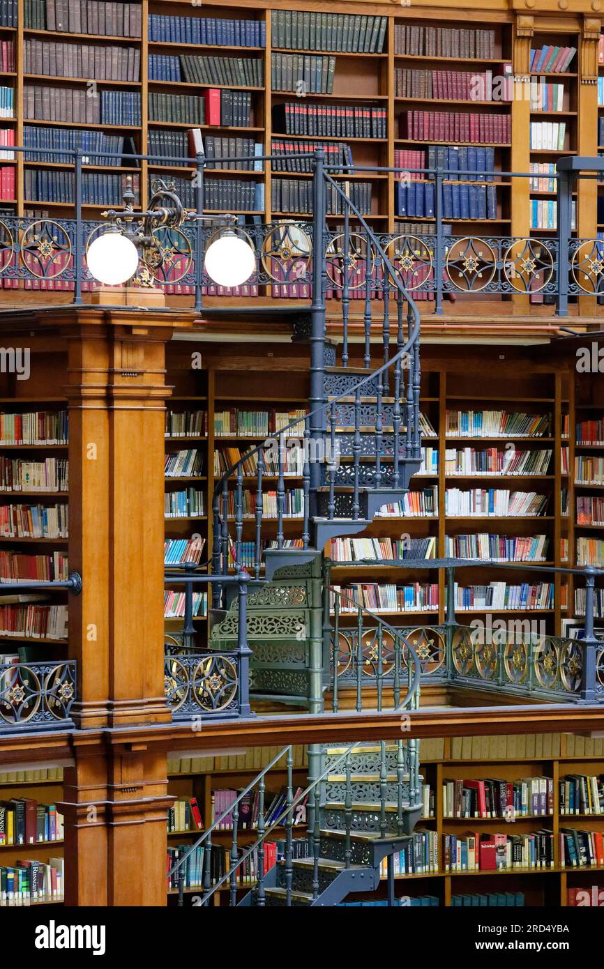 British library reading room interior hi-res stock photography and ...