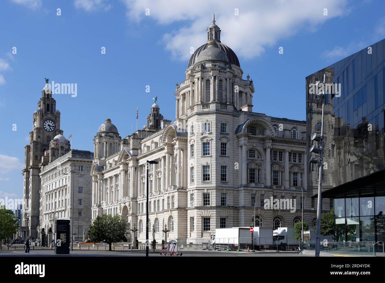 Liverpool three graces hi-res stock photography and images - Alamy