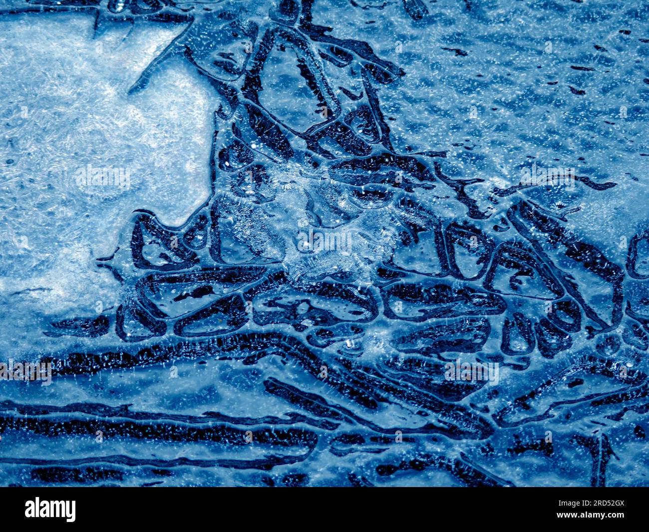 Ice crystals in the garden pond, ice patterns, ice formations, ice ...