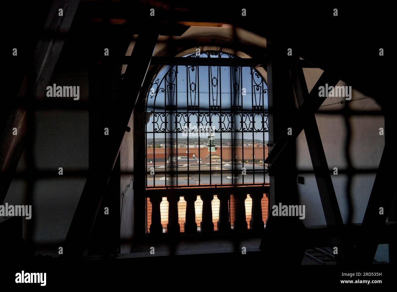 Lattice window hi-res stock photography and images - Alamy