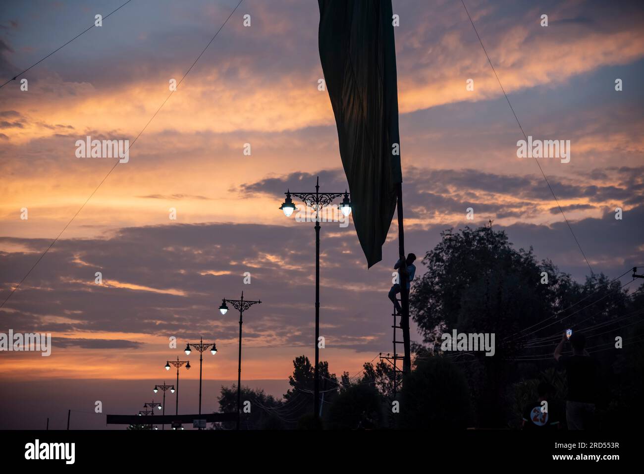 Shia islam alam kashmir muslim hi-res stock photography and images - Alamy