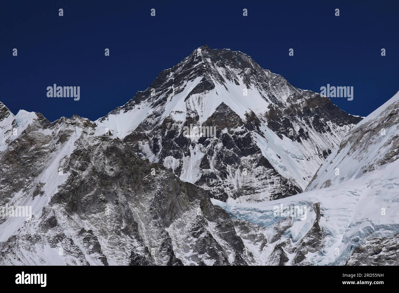 Everest national park hi-res stock photography and images - Alamy