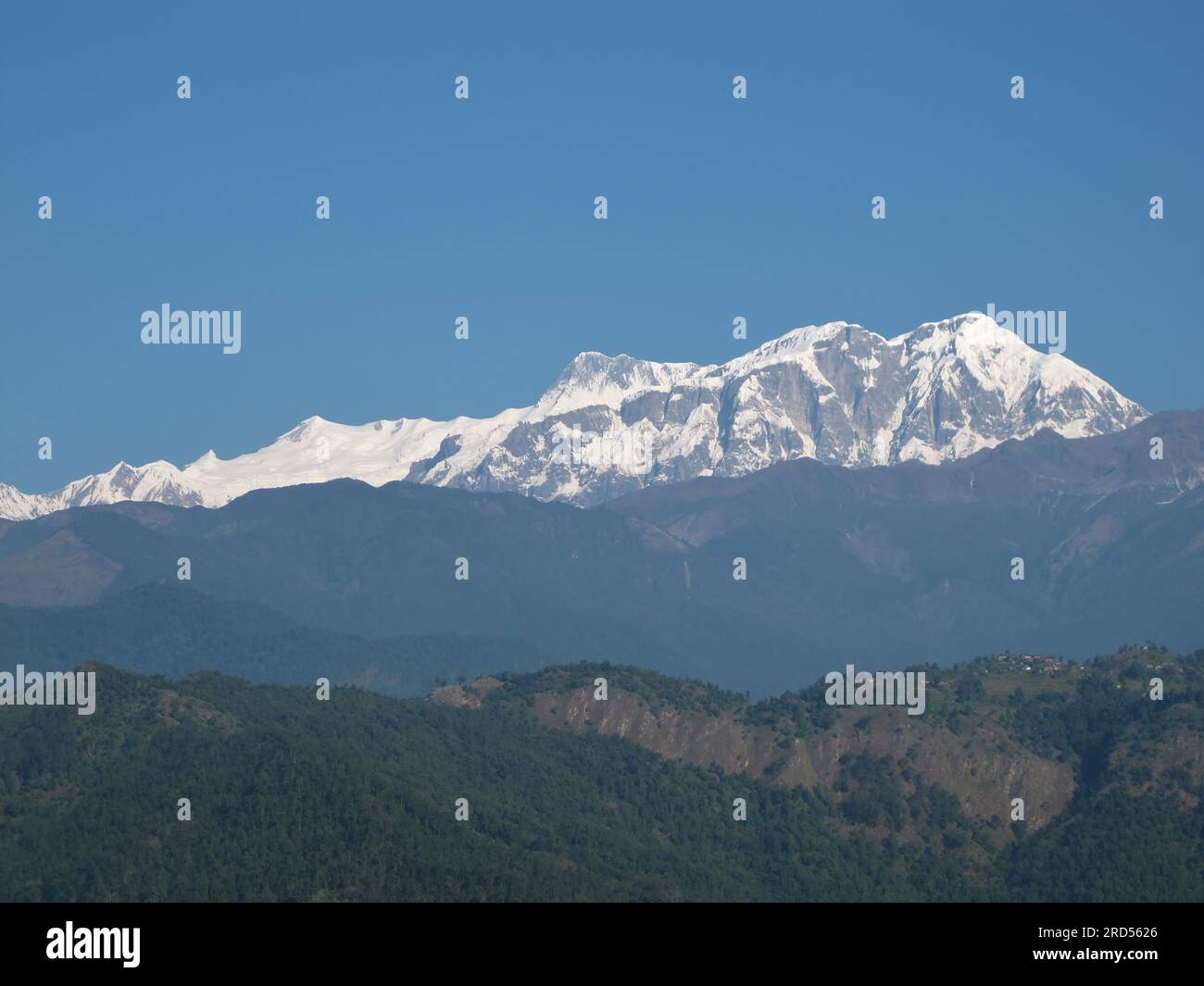 Annapurna himalayan mountain range hi-res stock photography and images ...