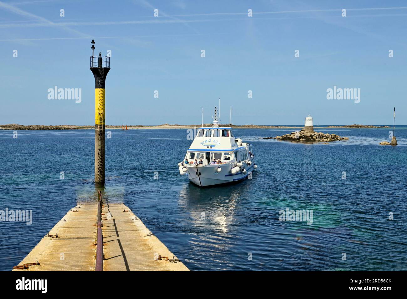 Ferry to Ile-de-Batz at Roscoff jetty, Finistere, Brittany, France ...