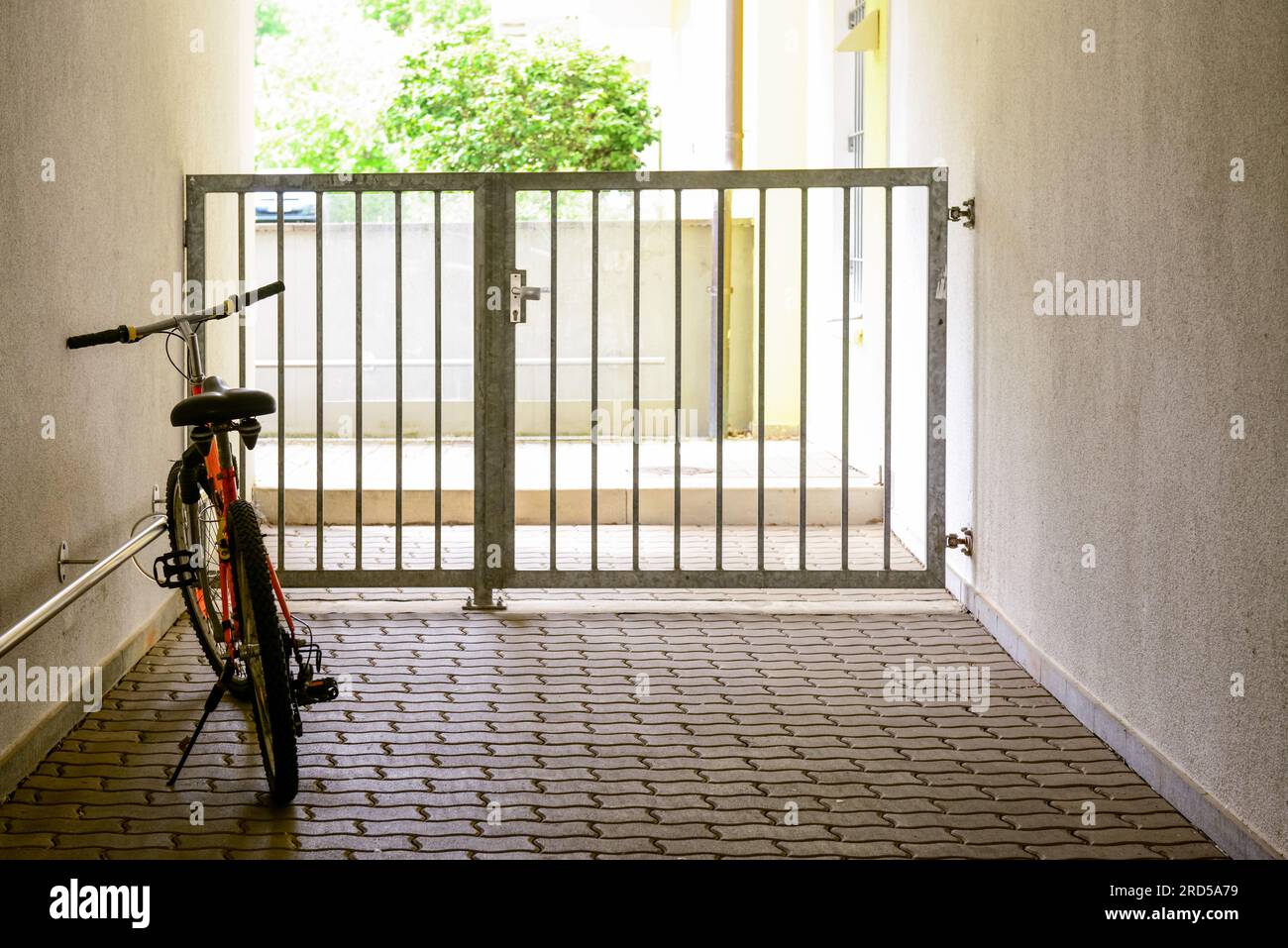 Wheeled gate hi-res stock photography and images - Alamy